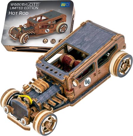 Wooden machines model kits that move with mechanic parts.